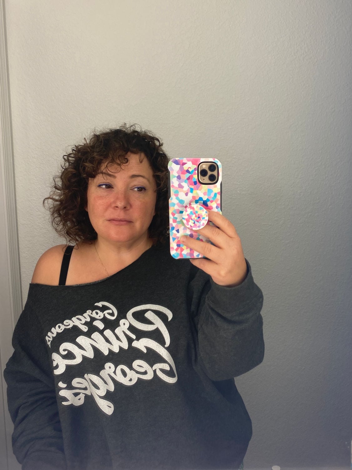 5 Easy No-sew DIY T-Shirt Modifications for a More Feminine Fit ...