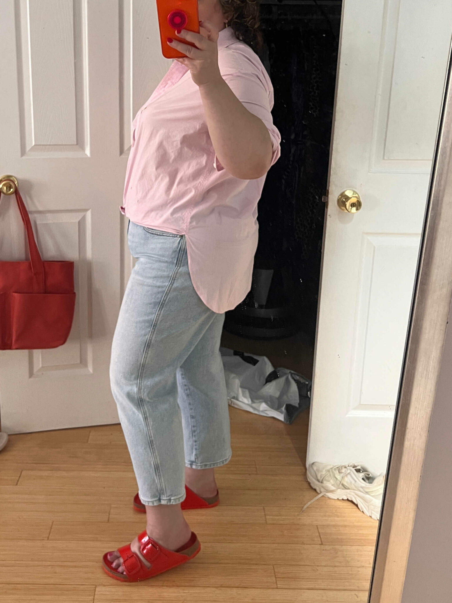 How to Tuck in Your Shirt: 6 Stylish Methods